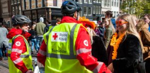 Het Rode Kruis in Amsterdam-Amstelland staat klaar om te helpen