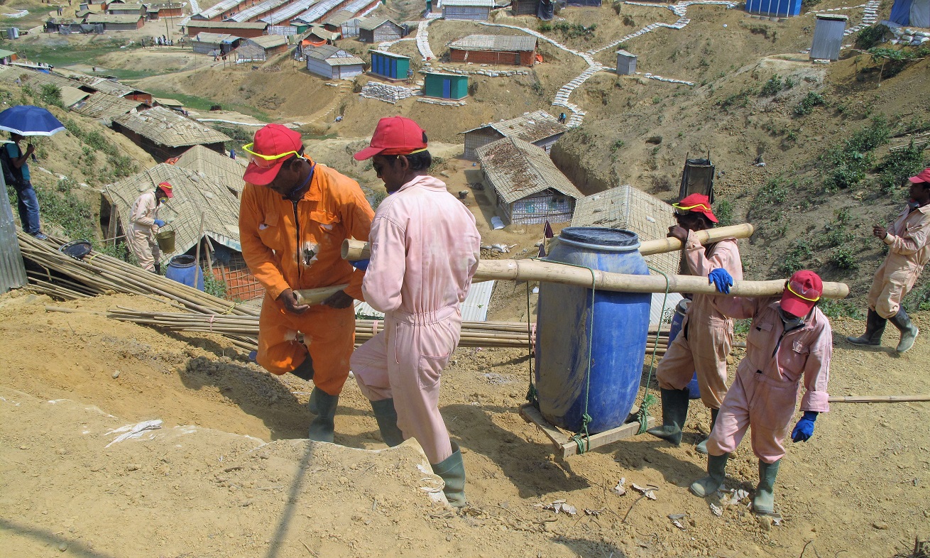 Poep scheppen in een race tegen de klok - Rode Kruis Nederland
