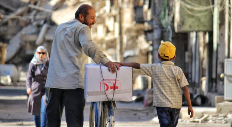 Internationale hulpverlening Rode Kruis bij natuurrampen en conflicten