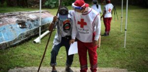 Help mensen in nood. Doneer aan het Rode Kruis.