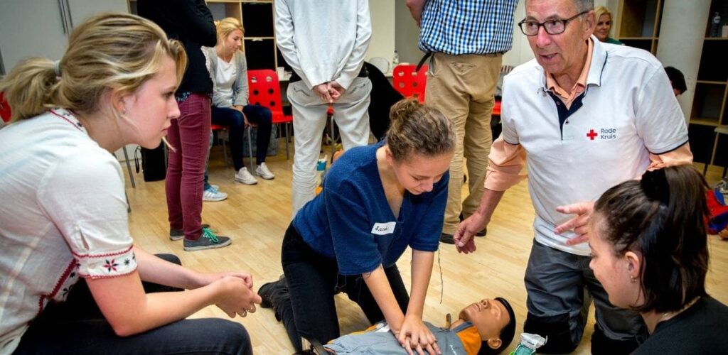 Cursus EHBO mbo-studenten | Alle niveaus | Rode Kruis