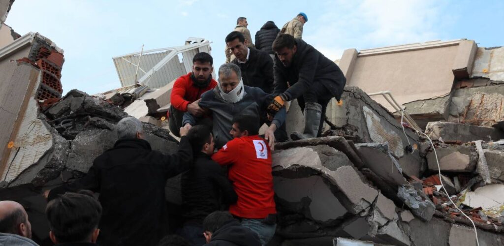 Onze hulpverlening na aardbeving in Turkije en Syrië - Rode Kruis