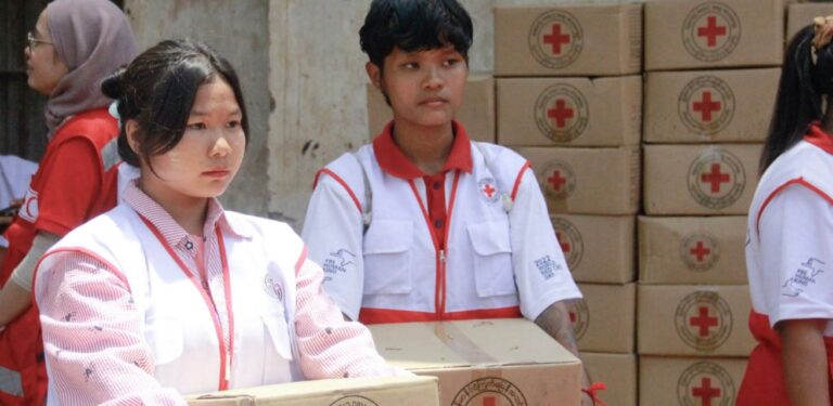 Internationale hulpverlening Rode Kruis bij natuurrampen en conflicten