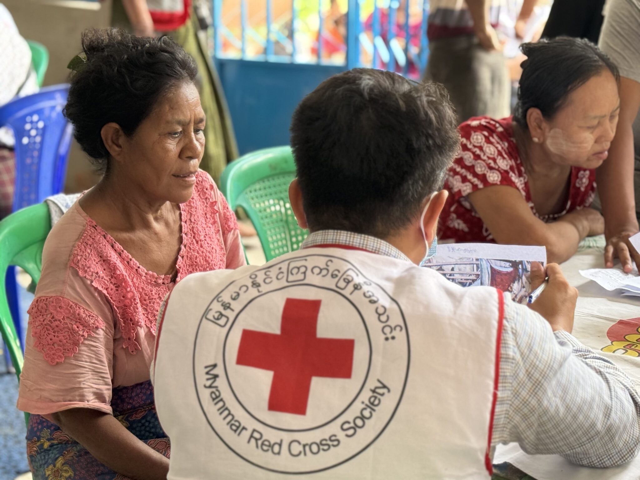 Myanmar na verwoestende aardbeving: van noodhulp naar herstel