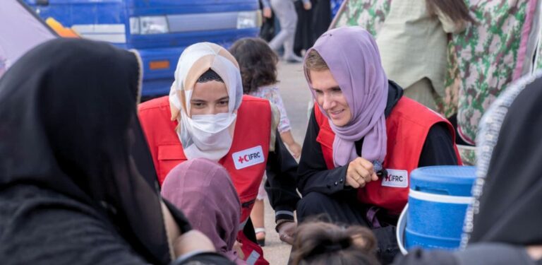 Internationale hulpverlening Rode Kruis bij natuurrampen en conflicten